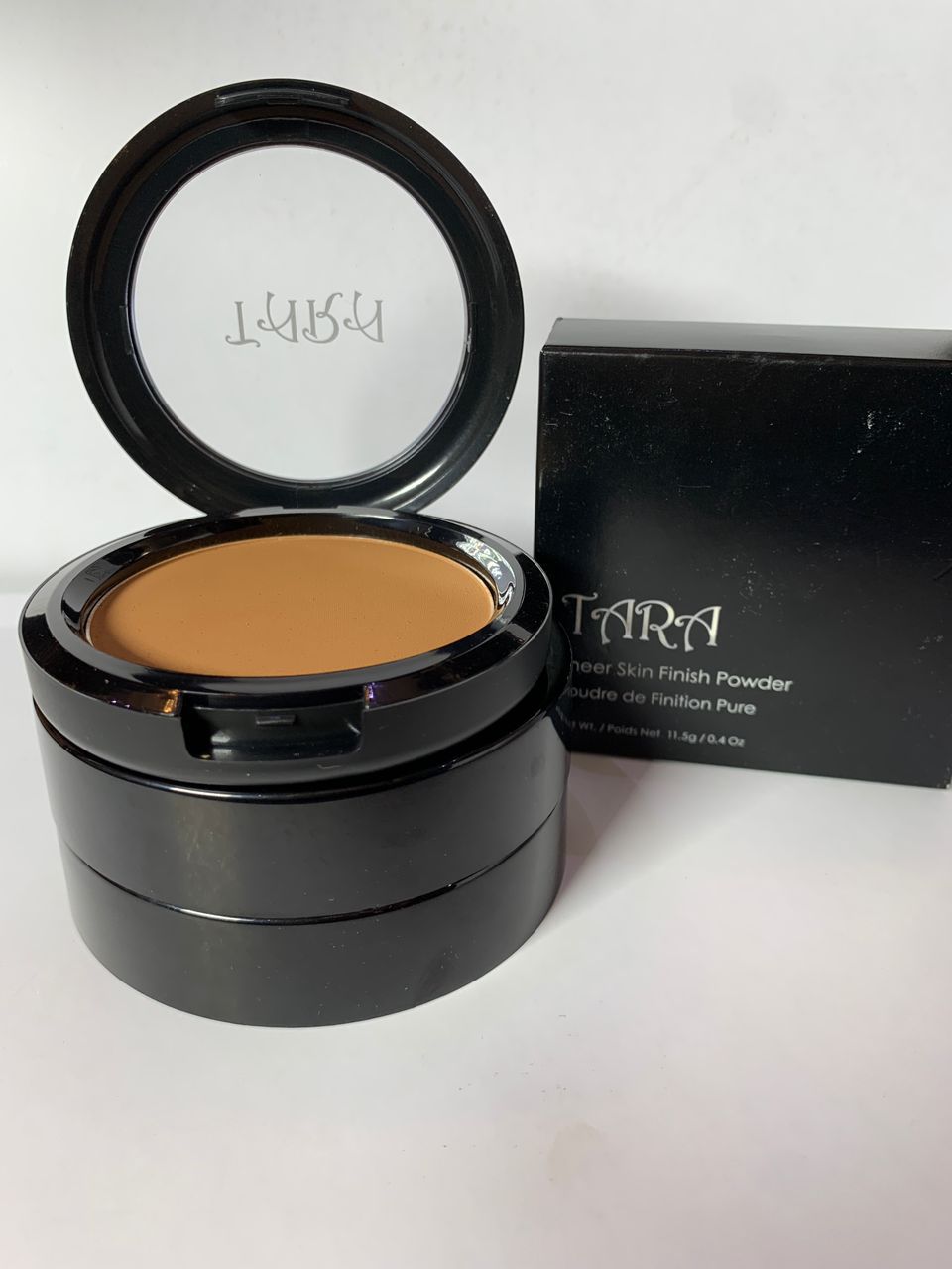 House of Tara Sheer Finish Powder – Seraphim Beauty